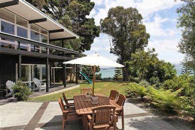 Property value - 11 Richmond Road, Mahina Bay - realestate.co.nz