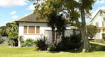 Property value - 1/45 Beach Road, Mellons Bay - realestate.co.nz