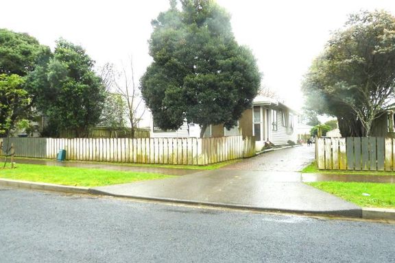Property value - 23 Rowena Crescent, Glen Innes - realestate.co.nz