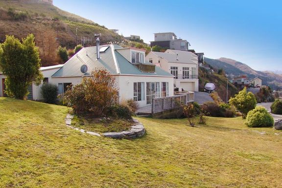 Property value - 10 Highview Terrace, Queenstown Central - realestate.co.nz