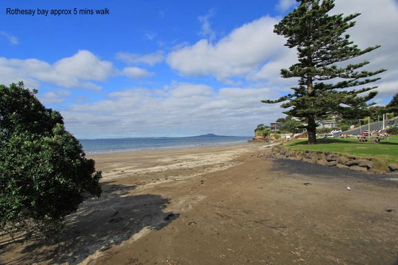 Property value - 10 Rothesay Bay Road, Rothesay Bay - realestate.co.nz