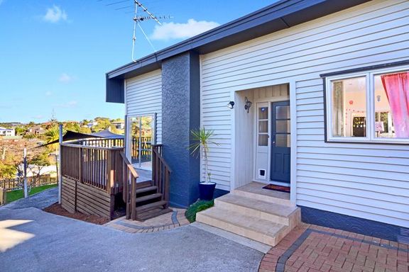 Property value - 25 Hythe Terrace, Mairangi Bay - realestate.co.nz