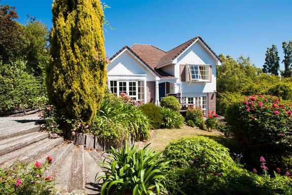 Property value - 16A Hackthorne Road, Cashmere - realestate.co.nz
