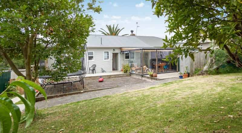 Property value - 72 Premier Avenue, Point Chevalier - realestate.co.nz