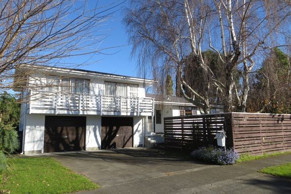 Property value - 2 Kent Crescent, Awapuni - realestate.co.nz
