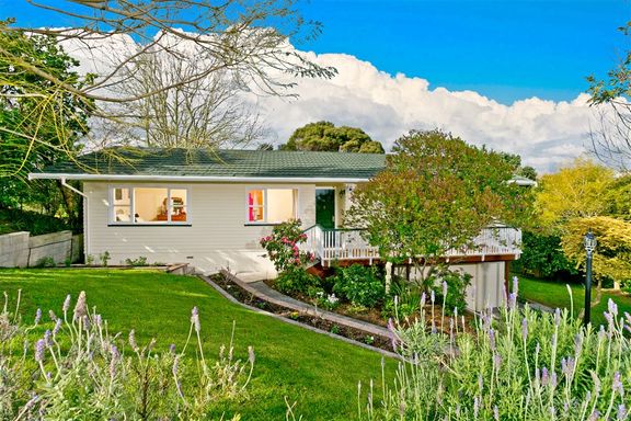 Property value - 4 Woodhams Street, Beach Haven - realestate.co.nz