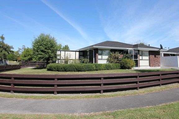Property value - 30 Abraham Crescent, Milson - realestate.co.nz