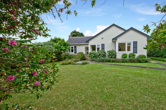 Property value - 19 Savoy Road, Glen Eden - realestate.co.nz