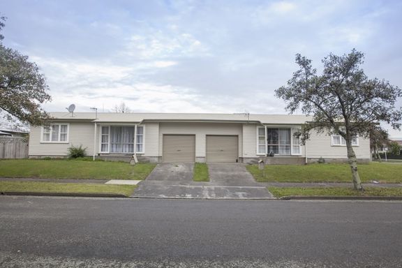 Property value - 2 Abraham Crescent, Milson - realestate.co.nz