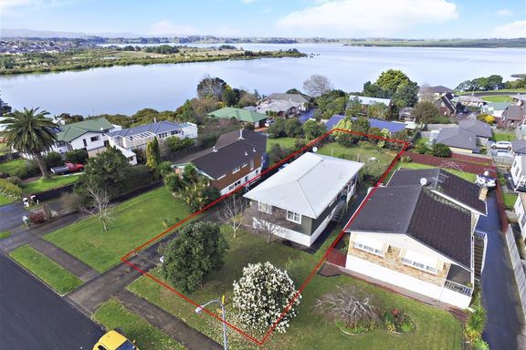 Property value - 27 Estuary Road, Weymouth - realestate.co.nz
