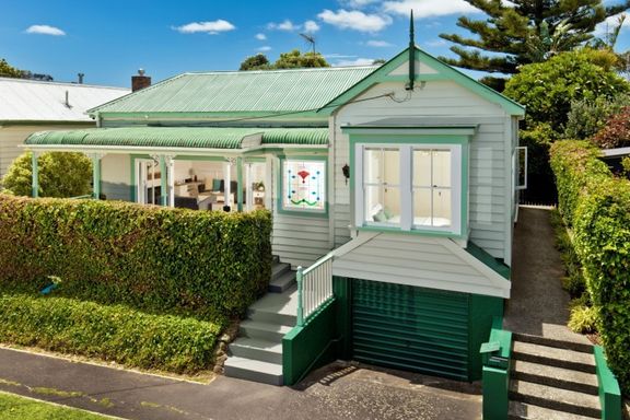 Property value - 4 Cowper Street, Devonport - realestate.co.nz