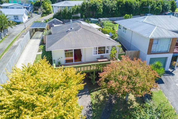 Property value - 34 Bruce Road, Glenfield - realestate.co.nz