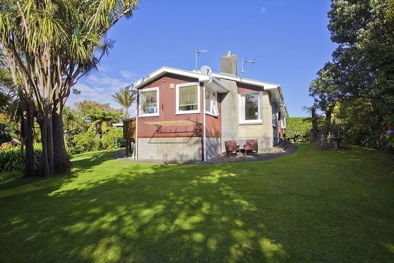 Property value - 24B Whites Line West, Woburn - realestate.co.nz