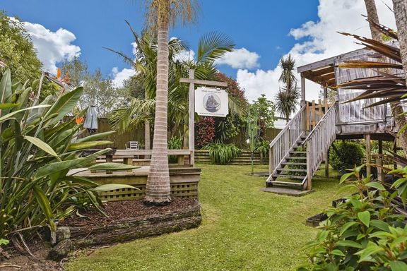 Property value - 1/212 Sunnynook Road, Totara Vale - realestate.co.nz