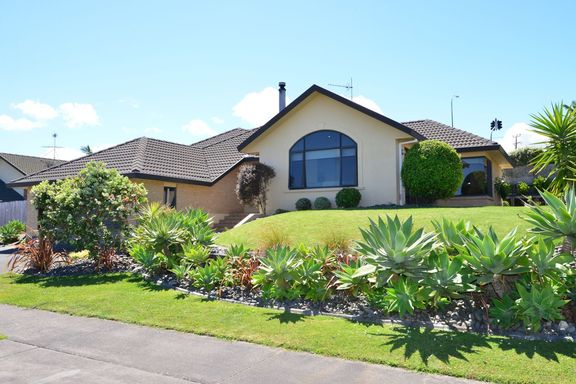 Property value - 40 Kath Hopper Drive, Orewa - realestate.co.nz