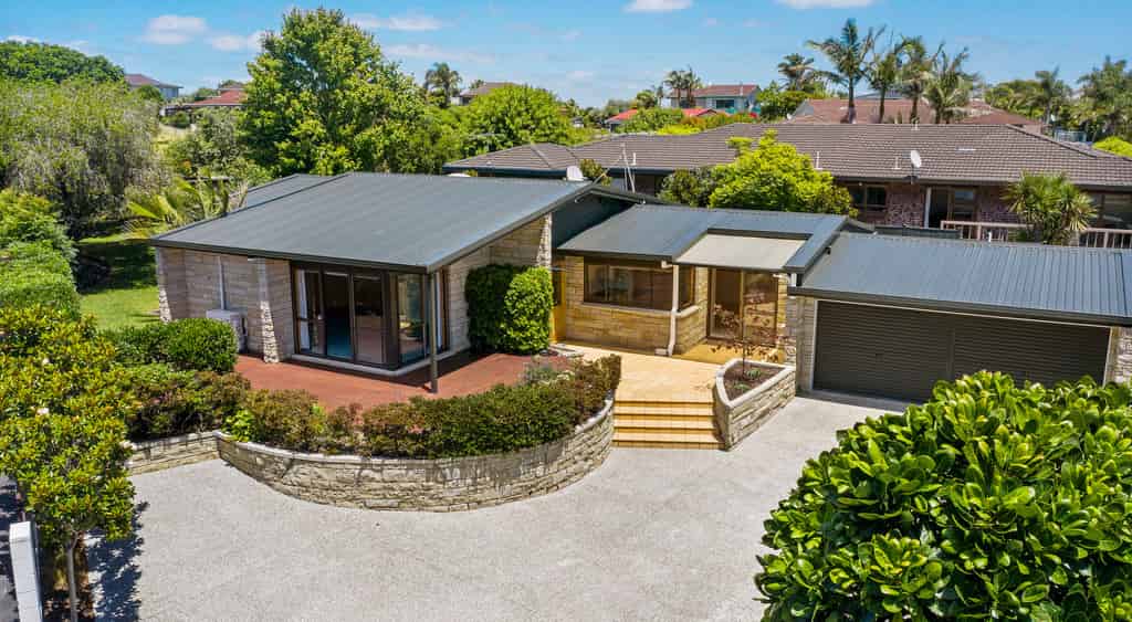 Property value - 16 Prince Regent Drive, Half Moon Bay - realestate.co.nz
