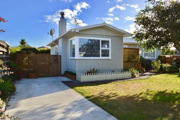 Property value - 30 Kiharoa Street, Otaki Beach - realestate.co.nz
