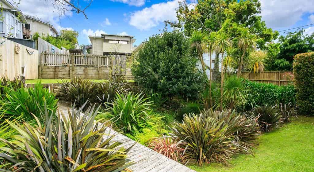 Property value - 72 Matipo Road, Mairangi Bay - realestate.co.nz