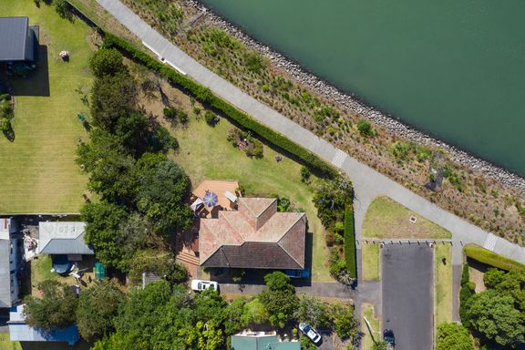 Property value - 10 Riki Road, Point England - realestate.co.nz