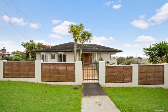 Property value - 1/36 Pupuke Road, Hillcrest - realestate.co.nz
