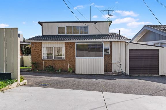 Property value - 2/58 Pupuke Road, Hillcrest - realestate.co.nz
