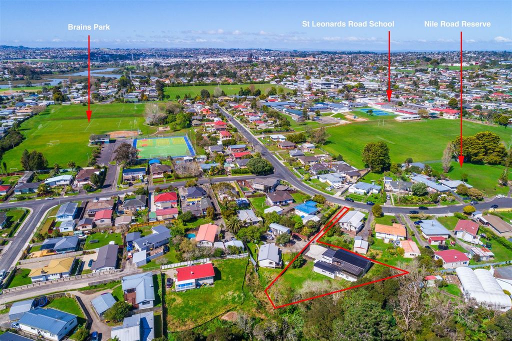 Property value - 35 Nile Road, Kelston - realestate.co.nz