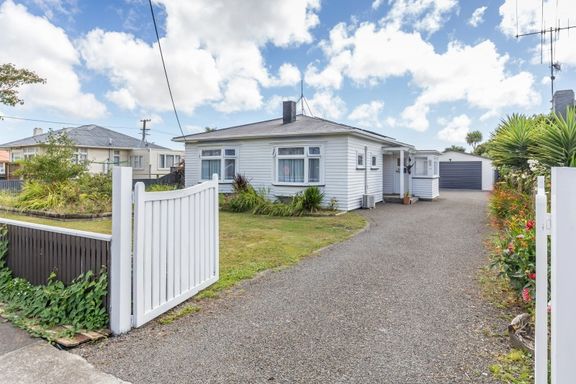 Property value - 49 Weraroa Road, Levin - realestate.co.nz