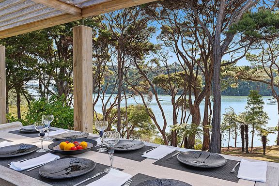 Property value - 11 Awatahi Place, Greenhithe - realestate.co.nz