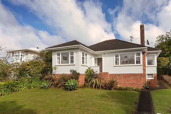 Property value - 13 Ruarangi Road, Mount Albert - realestate.co.nz
