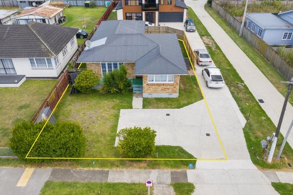 Property value - 69 Manuroa Road, Takanini - realestate.co.nz