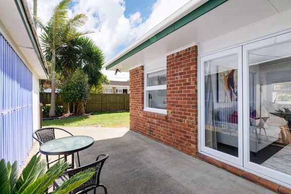 Property value - 5/21 Ruarangi Road, Mount Albert - realestate.co.nz