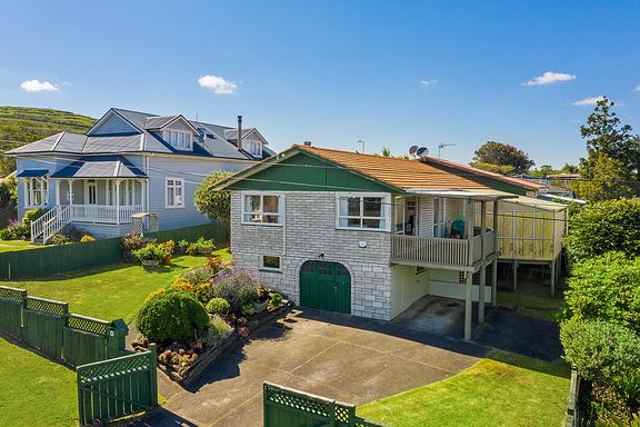 Property value - 10 Matapouri Road, Mangere Bridge - realestate.co.nz