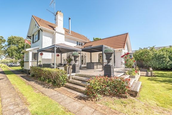 Property value - 12 Tarata Street, Saint Johns Hill - realestate.co.nz