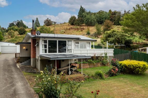 Property value - 16 Rose Street, Waipawa - realestate.co.nz