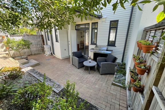 Property value - 41/2 Armoy Drive, East Tamaki - realestate.co.nz