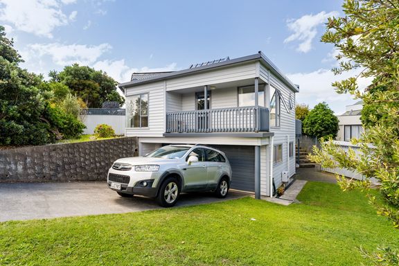 Property value - 40 Joseph Banks Drive, Whitby - realestate.co.nz
