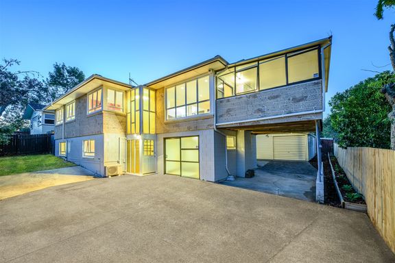 Property value - 4 Barnfield Place, Glendene - realestate.co.nz