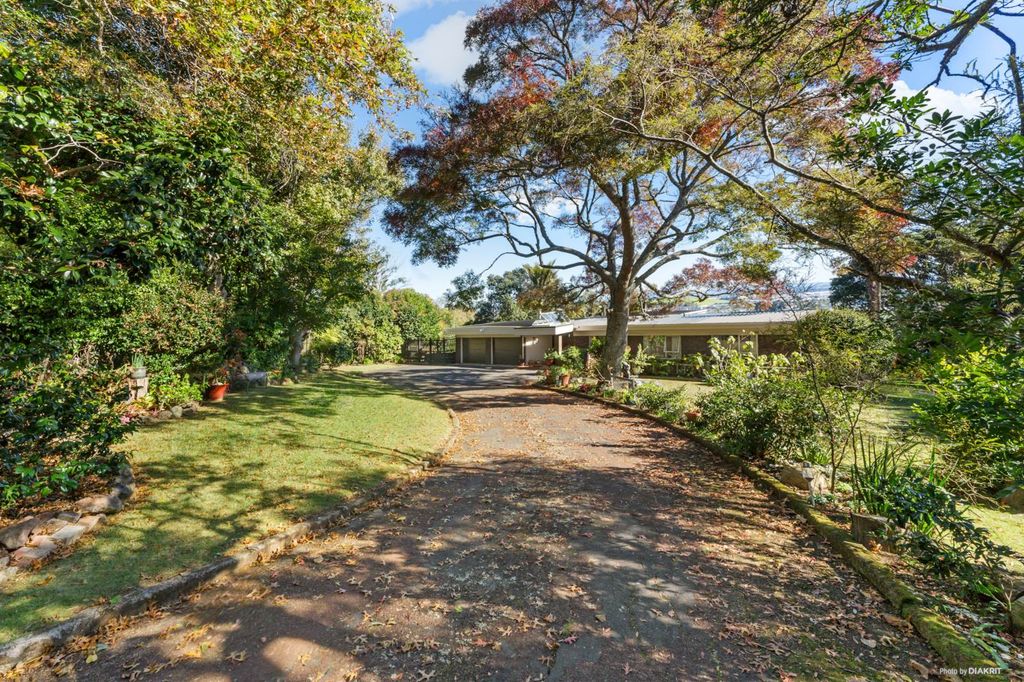 Property value - 230 Point View Drive, East Tamaki Heights - realestate ...