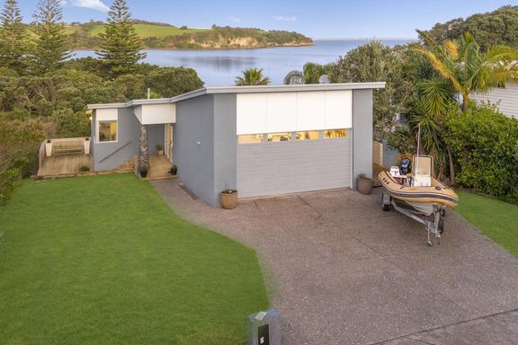 Property value - 10 Double Bay Place, Army Bay - realestate.co.nz