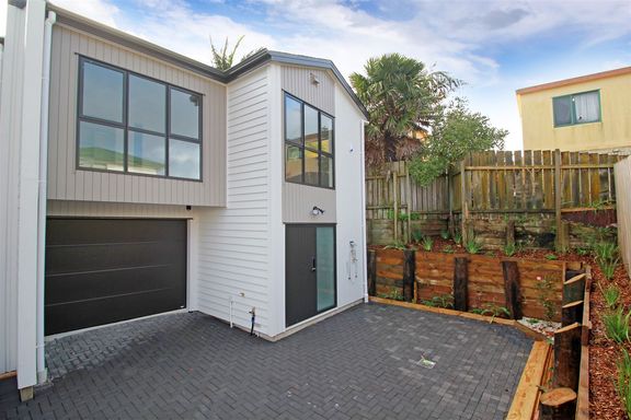 Property value - 21 Craigbank Avenue, New Lynn - realestate.co.nz