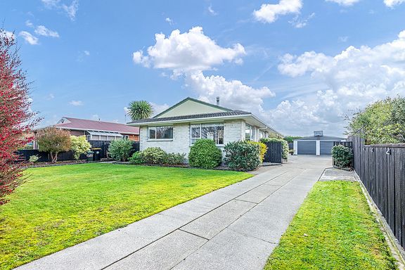 Property value - 76 John F Kennedy Drive, Milson - realestate.co.nz