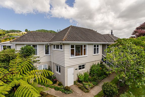 Property value - 22 Raroa Terrace, Tawa - realestate.co.nz