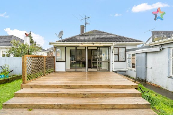 Property value - 33 Compton Crescent, Taita - realestate.co.nz