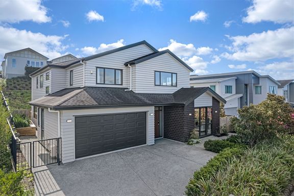 Property value - 33 Remuremu Street, Long Bay - realestate.co.nz