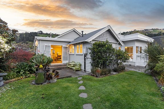 Property value - 16 Bay View Road, Moncks Bay - realestate.co.nz