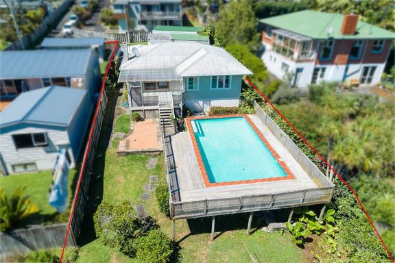 Property value - 40 Pupuke Road, Hillcrest - realestate.co.nz