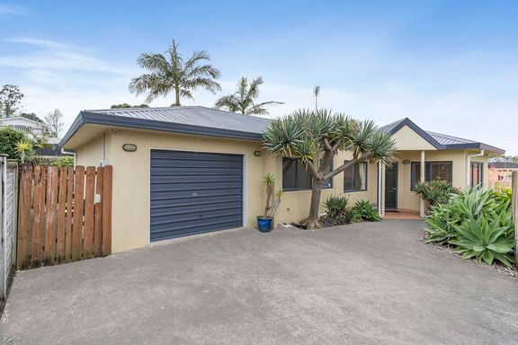 Property value - 2/70 Howe Street, Howick - realestate.co.nz