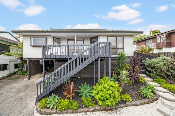 Property value - 2/17 Kupari Place, Totara Vale - realestate.co.nz
