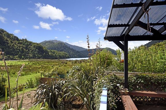 Property value - 193 Duncan Bay Road, Tennyson Inlet - realestate.co.nz