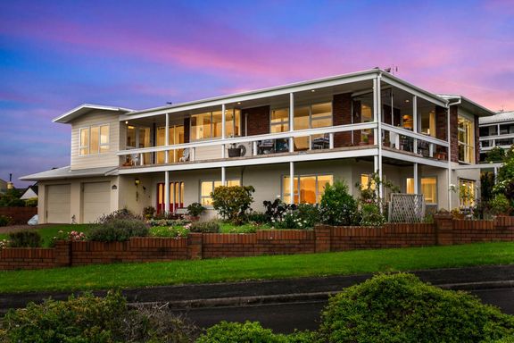 Property value - 2 Parkside Road, West Harbour - realestate.co.nz